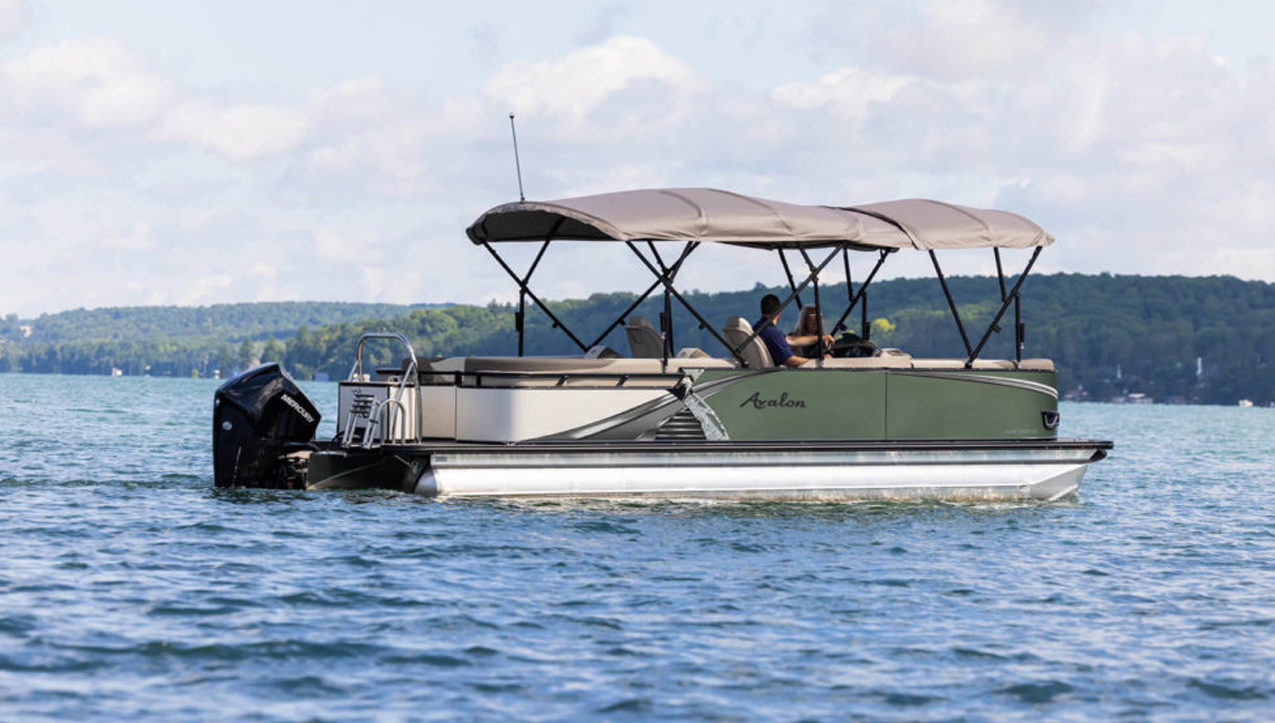 Avalon pontoons – Le Phare Nautique